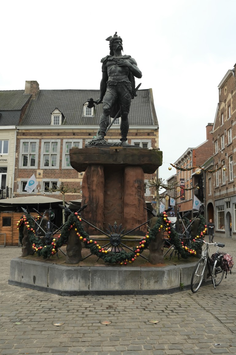 Stadswandeling door Tongeren : de oudste stad van België ...